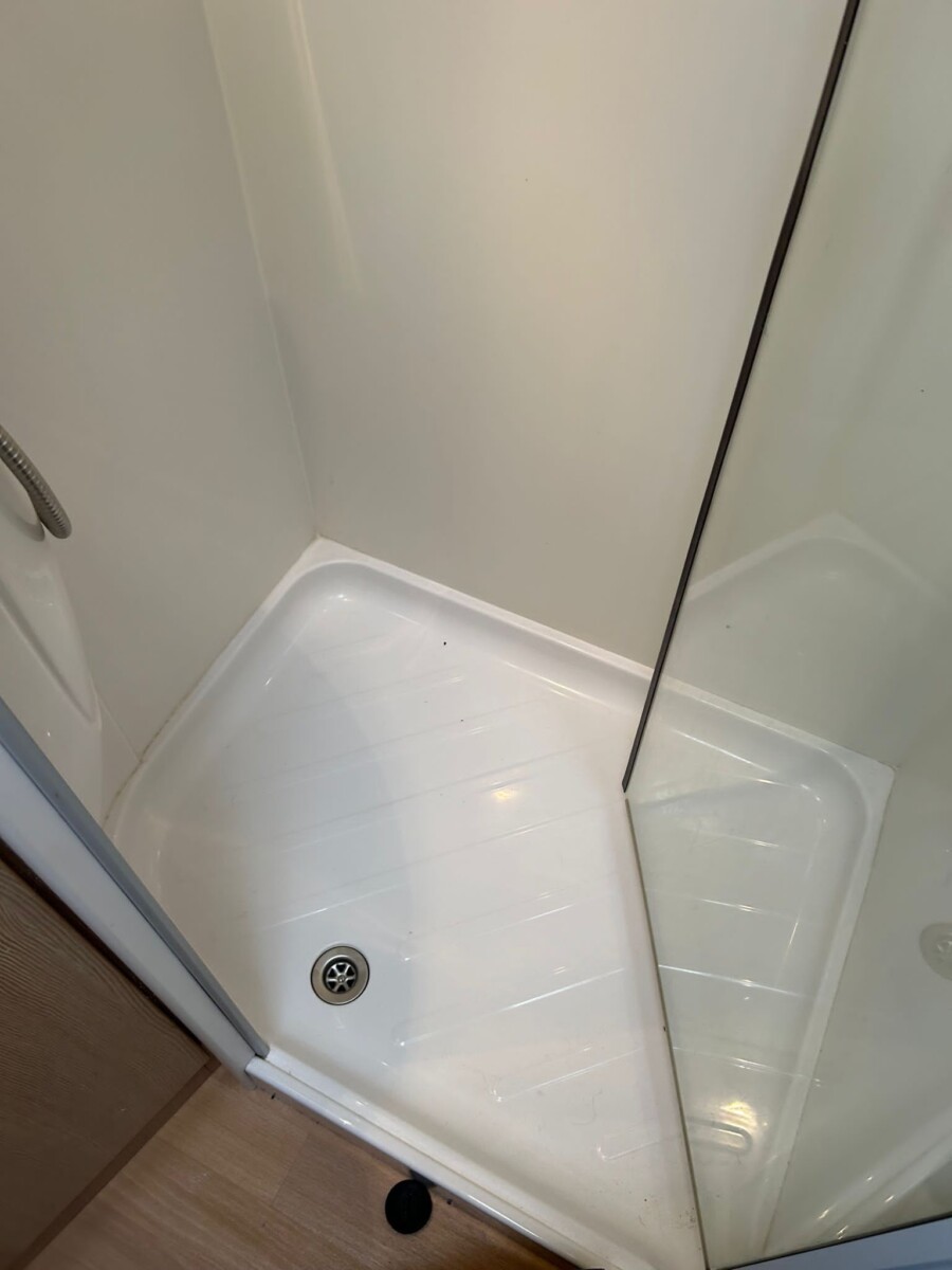 SOLD 2010 Sterling Eccles Ruby fixed bed single axle caravan $34995 ...
