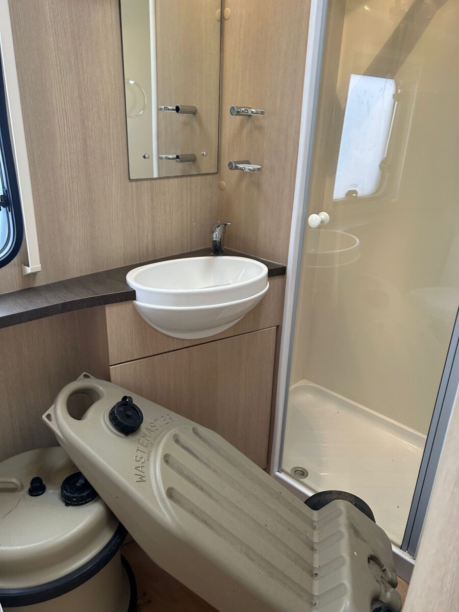 SOLD 2010 Sterling Eccles Ruby fixed bed single axle caravan $34995 ...